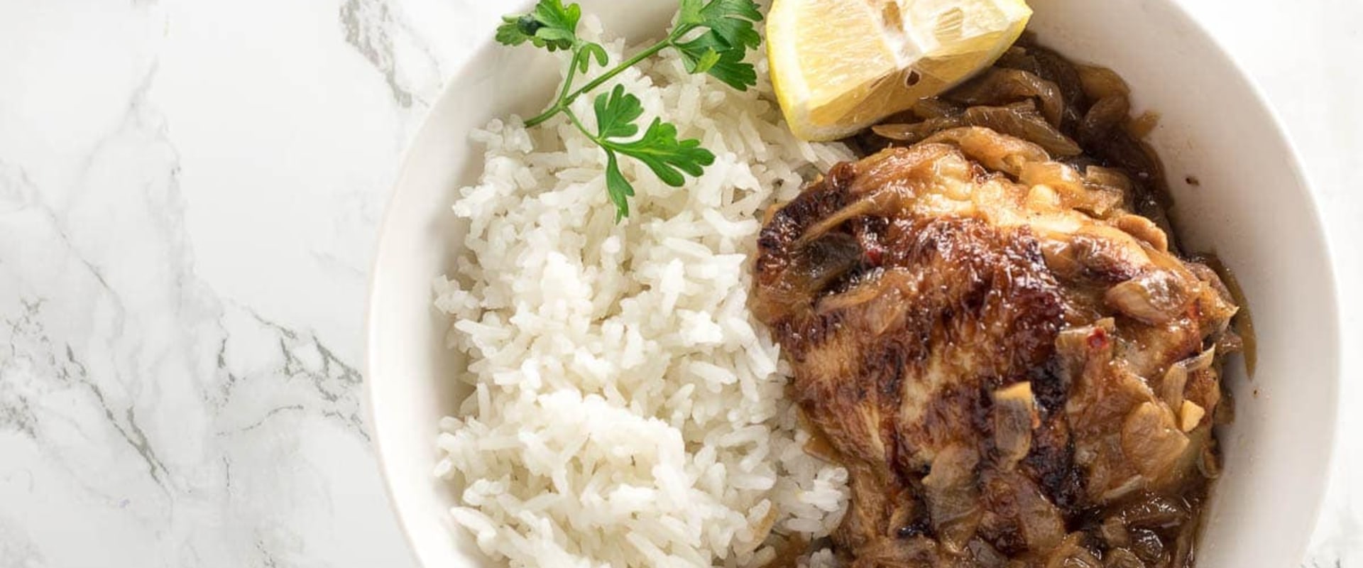Le Poulet Yassa: Une Recette Traditionnelle Africaine Délicieuse
